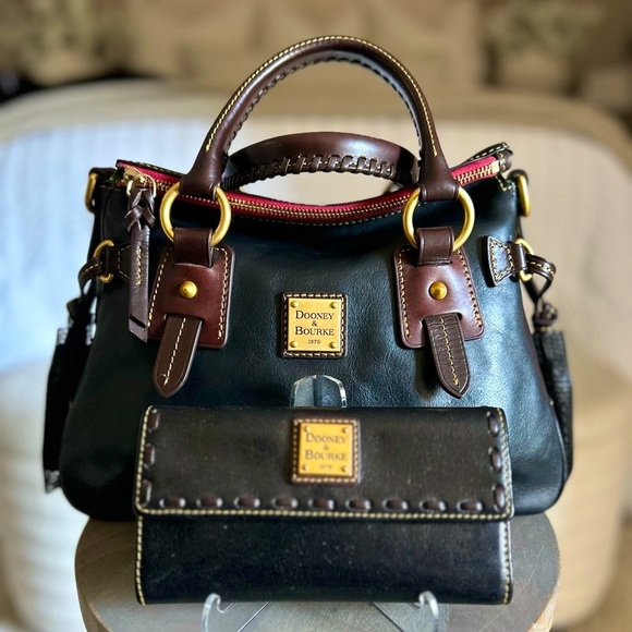 Dooney & Bourke | Bags | Dooney Bourke Florentine Small Stanwich In ...